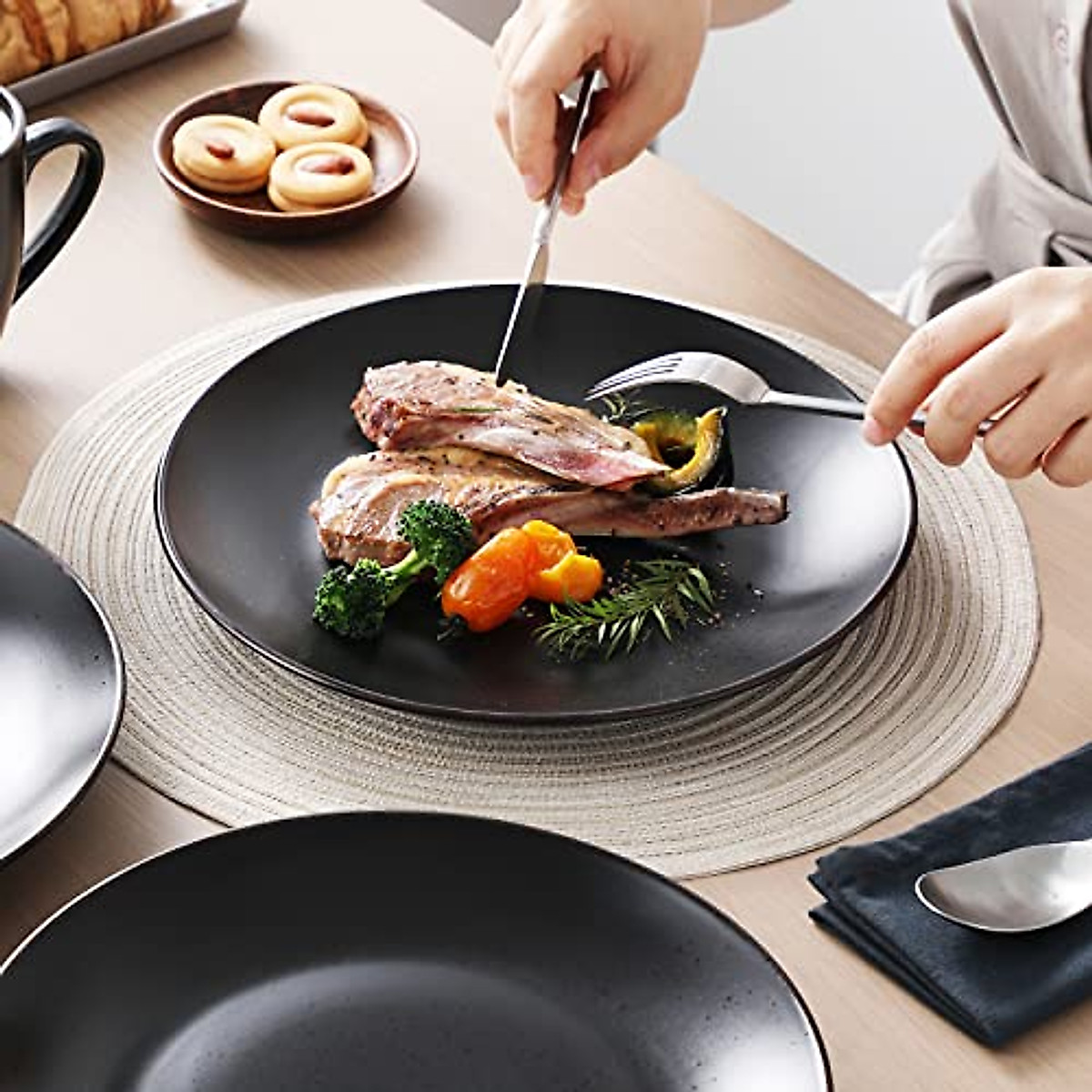 vancasso Moda Dinner Plates Set of 6, 10.5 Inch Ceramic Plates Set, Black Handpainted Big Serving Plate, Microwave Oven and Dishwasher Safe-Black