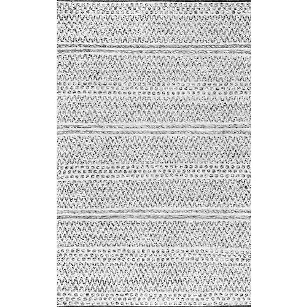 nuLOOM Natosha Indoor/Outdoor Chevron Striped Accent Rug, 2x3, Silver
