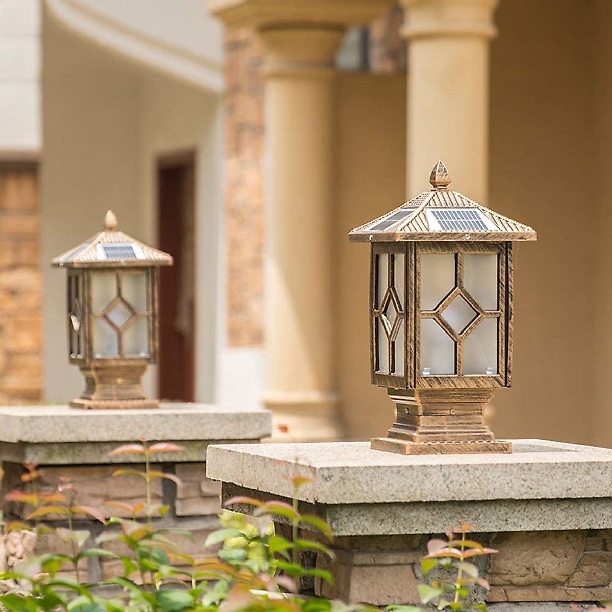 MODEBHD Aluminum Metal Vintage Outdoor Solar Post Light IP54 Waterproof Garden Lawn Lamp Two-Tone LED Column Light Exterior Wall Post Pillar Lights Patio Garden Villa Door Pillar Table Lights