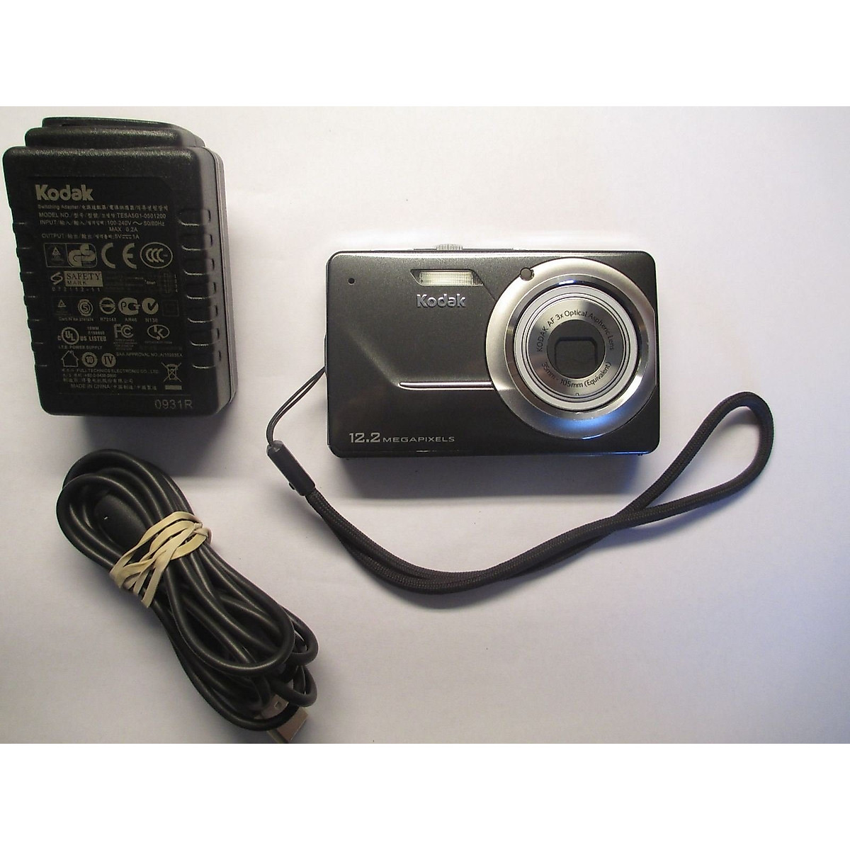 Kodak EasyShare MD41 12 MP Digital Camera with 3x Optical Zoom and 2.7 inch LCD (Black)