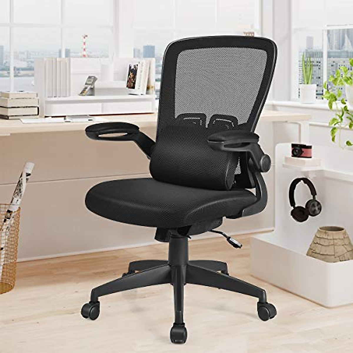 Giantex Ergonomic Desk Chair w/Portable Lumbar Pillow, Mesh Padded Seat and Flip up Armrests, Swivel Home Office Chair with Wheels, Adjustable Height Computer Desk Chair(Black)
