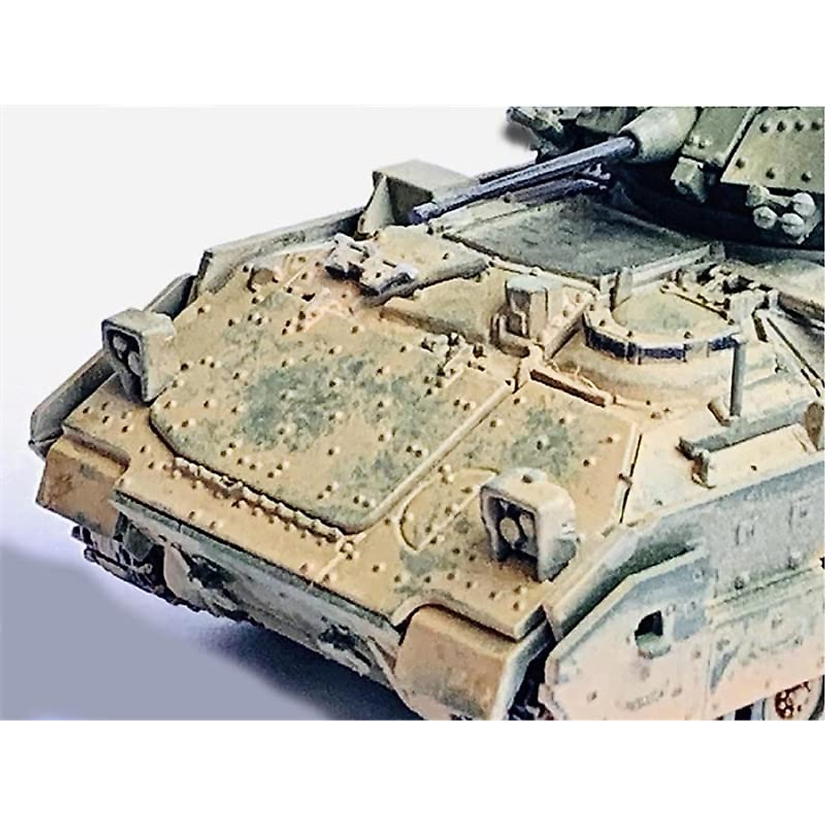 US M2A3 Bradley Fighting Vehicle Dusty Version 1/72 ABS Tank Pre-Built Model