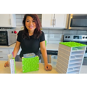 FreezeStax 2-Quart Expandable Base Starter Set. 6-9 Cup Total Set Capacity. Includes 2 individual 1-Qt Expanders for 1-Qt (3-4 Cup) Freezer Bags.