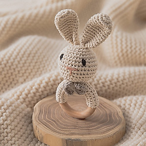 Youuys Wooden Baby Rattle Toys, Easter Bunny Rattle for Baby Crochet Bunny Rattle Toy Natural Wood, Shaker Rattle for Hand Grips, Boy Girl First Rattle Gift, Newborn Gifts (Bunny)
