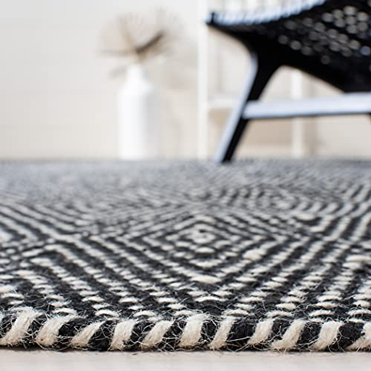 Safavieh Kilim Collection 8' x 10' Black/Ivory KLM380Z Flatweave Premium Wool Living Room Dining Bedroom Area Rug