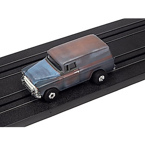 Auto World Thunderjet 1957 Chevrolet Suburban (Rusted) HO Scale Slot Car