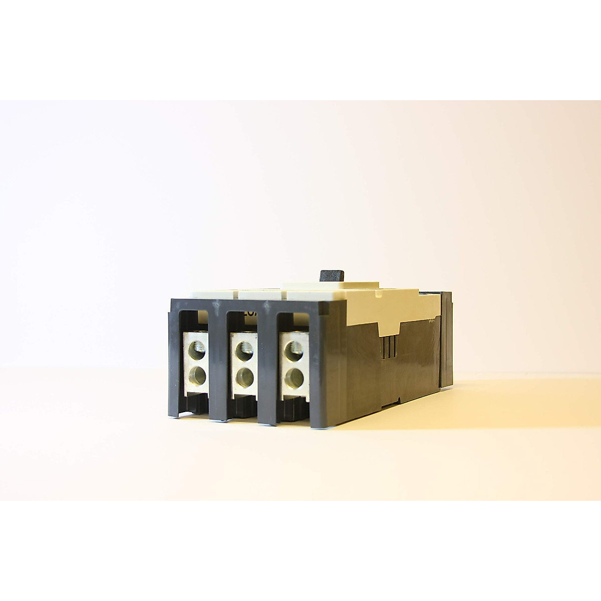 New Cutler-Hammer Eaton HKD3400 Circuit Breaker 3 Pole 400A 600V HKD 65kA