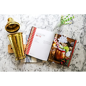 Holiday Cocktails: Over 100 Simple Cocktails to Celebrate the Season (Effortless Holiday Drinks For Intimate Gatherings and Big Crowds)