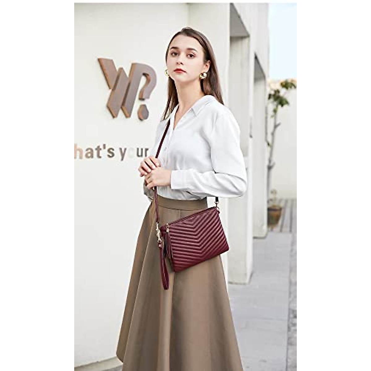 CYHTWSDJ Trendy Vegan Leather Shoulder Purses, Clutch Wallet with Wristlet Strap,Small tassel Crossbody Bags for Women (White)