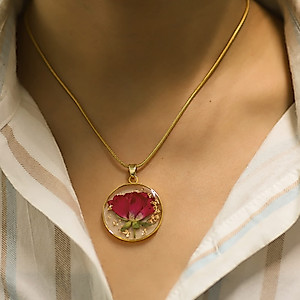 MOLUONAQI Handmade Pressed Flower Pendant Necklace-Birth Flower Women Necklaces, Cute Necklaces, Jonquil Pressed Wildflower Necklace| March Birth Flower Necklace