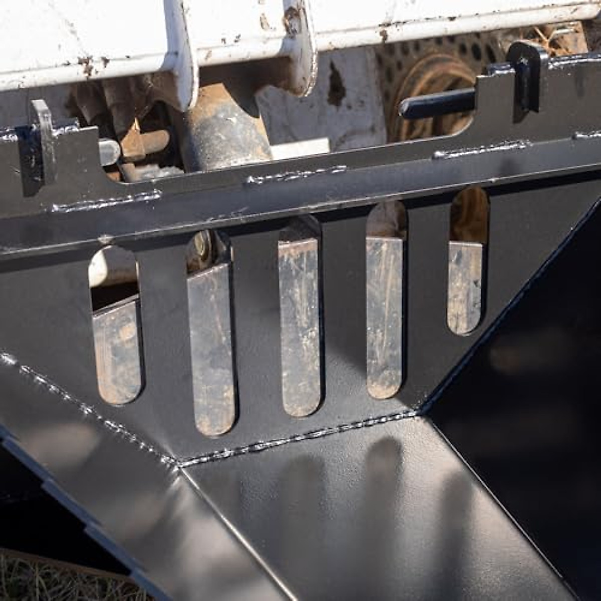 Titan Attachments Economy Series Stump Bucket Tree Scoop Digger, Universal Skid Steer Quick Tach, Serrated Leading Edge, Ideal for Light Duty Ripping Roots, Removing Smaller Tree Stumps