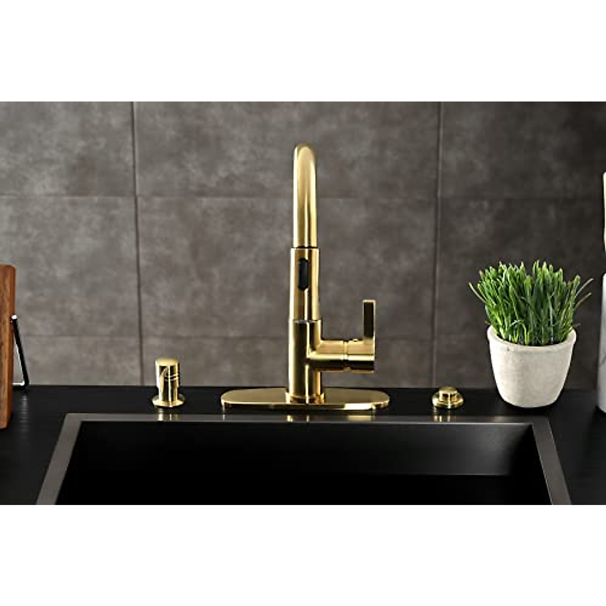 Kingston Brass LS8783CTL Continental Pull-Down Sprayer Kitchen Faucet, Brushed Brass