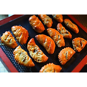 Bluedrop Bread Baking Mat Open Mesh Oven Liner Steaming Mesh Eclair Baking Sheets Perforated Silicone For Half Sheet Size 11-5/8 x 16-1/2 Inch