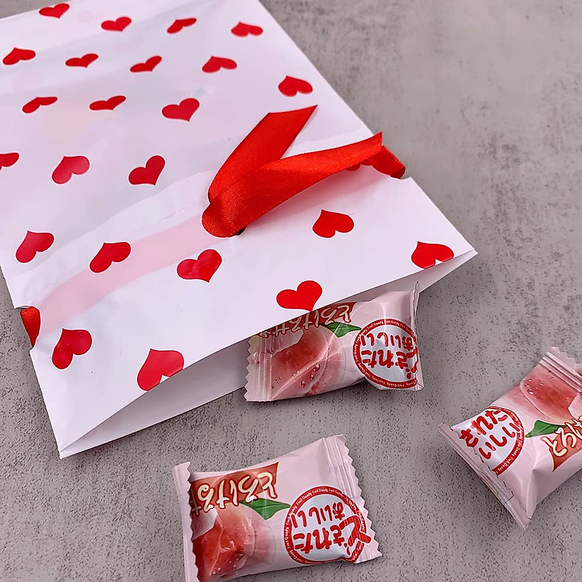 Enjonar 24pcs Treat Bags Party Favor Bags Love Plastic Drawstring Gift Bags Red Heart Candy Bags Goodies Bags Food Storage Bags Gift Wrapping Package