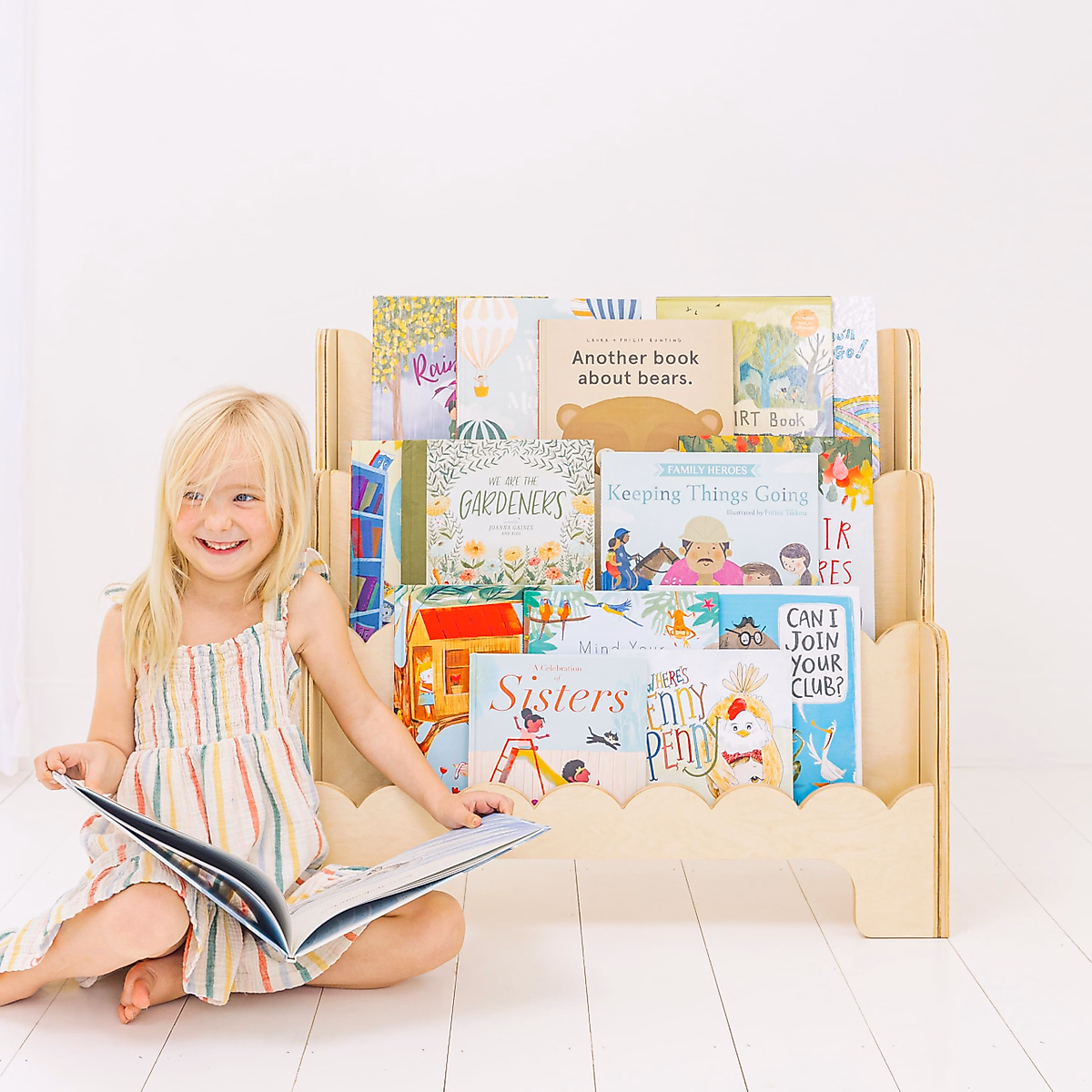 Wooden Kids Bookshelf w/Scalloped Edges - Perfect Height 3-Tier Montessori Bookshelf for Kids - Durable Childrens Bookcase for Kids Room or Playroom - Toddler Bookshelf Rack - Baby Book Shelf Nursery