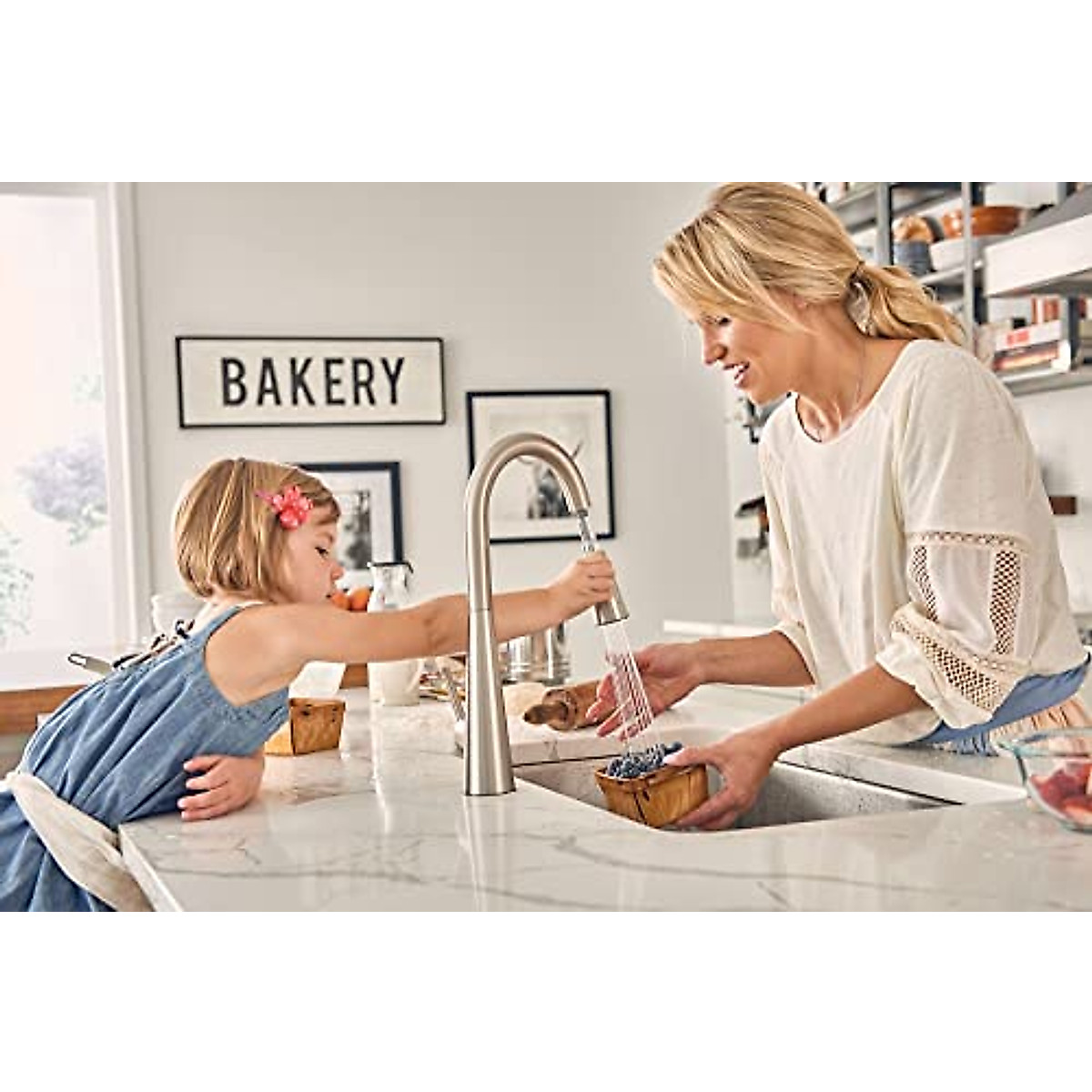 Moen Sleek Spot Resist Stainless One Handle High-Arc Pulldown Kitchen Sink Faucet with Power Boost for a Faster Clean, Kitchen Faucet with Pull Down Sprayer for Bar, RV, or Commercial, 7864SRS, X-Large