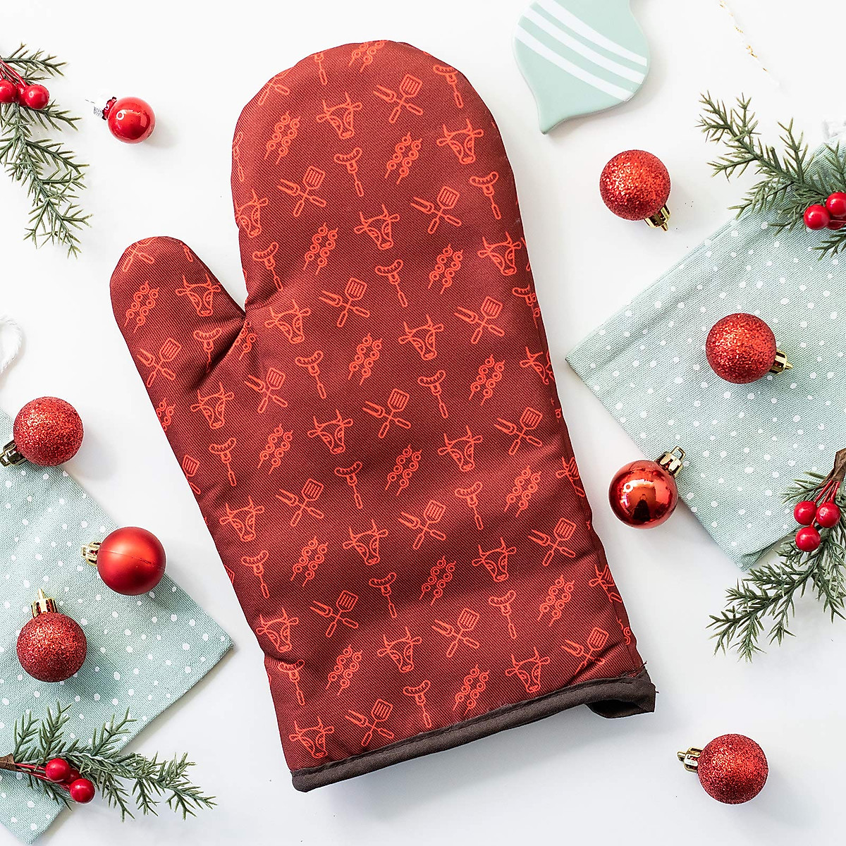 Funny Heat Resistant Oven Mitt Pot Holder Glove - Kitchen Gift for Women and Men - Cooking, Baking, BBQ and Animal Lovers (Grill Master)