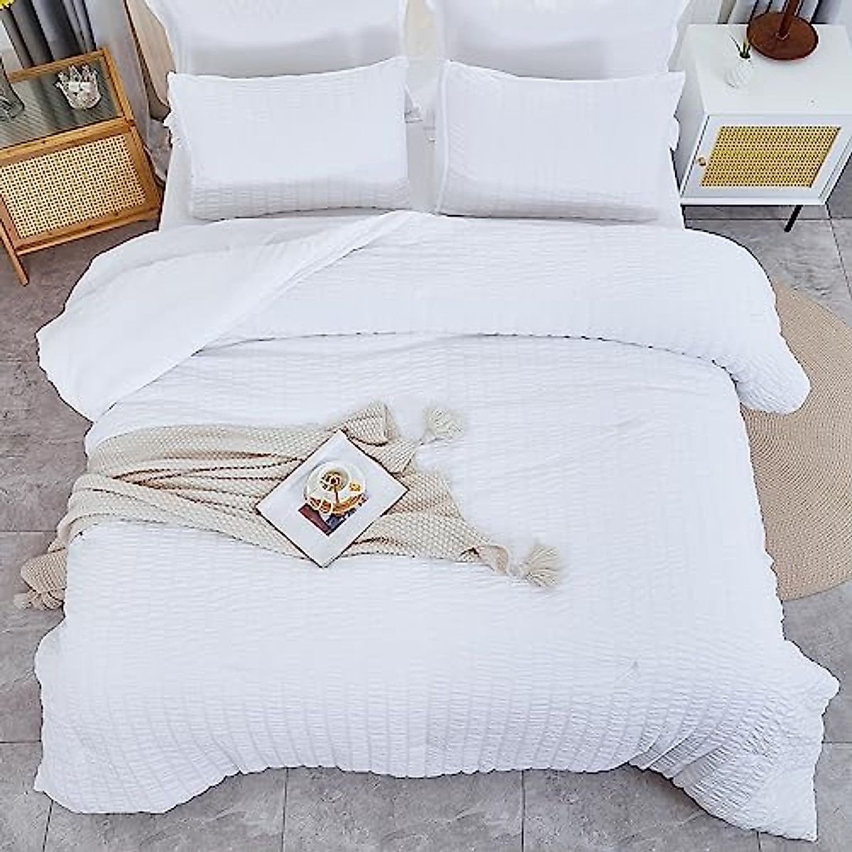 AveLom White Comforter Queen Size Set with Sheets - 7 Pieces Bed in a Bag Seersucker Complete Bedding Set, All Season Lightweight Bed Set with Comforter, Sheets, Pillowcases & Shams