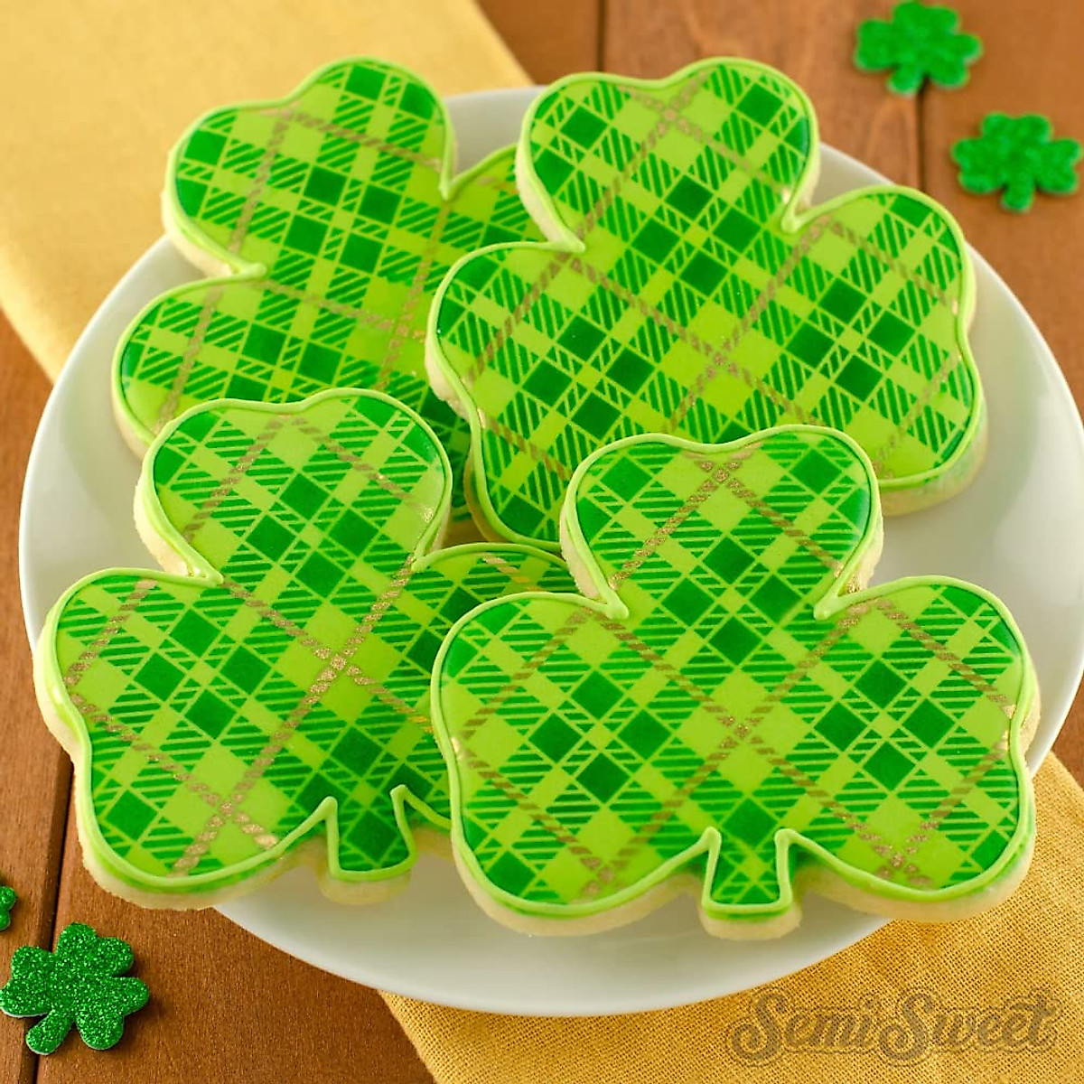 Clover Cookie Cutter Set, 4-Piece Patrick's Day Shamrock Cookie Cutter Set, Irish Holiday Party Supplies4'', 3.2'', 1.85'', 1.3''