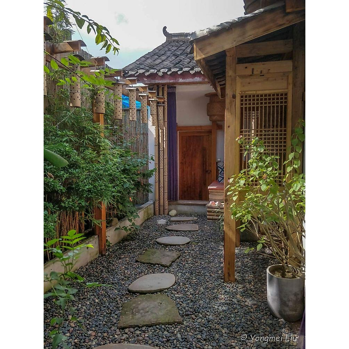 Interlocking Pebble Floor Tiles (1-Sheet) Kitchen, Bathroom,Deck and Patio Flooring | Indoor and Outdoor Use | Natural White Grey Black Stones Tile | Quick and Easy Grout Installation