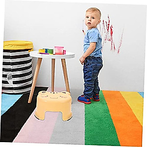 GRIRIW Cartoon Plastic Stool Portable Step Stool Outdoor Foot Stool Portable Potty Step Stool Mini Step Stool Hand Washing Stool Stools for Bathroom Step Stool Toddler Girl