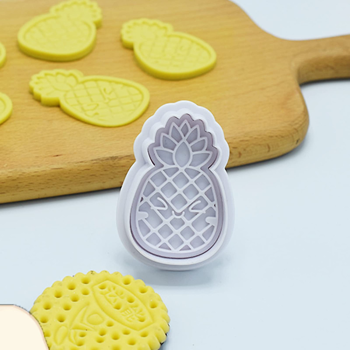 3D Pineapple Plastic Mould Fondant Chocolate Jelly Making Cake Tool Decoration Mold Oven Available DIY Art Cookie Stamp Molds For Baking Christmas