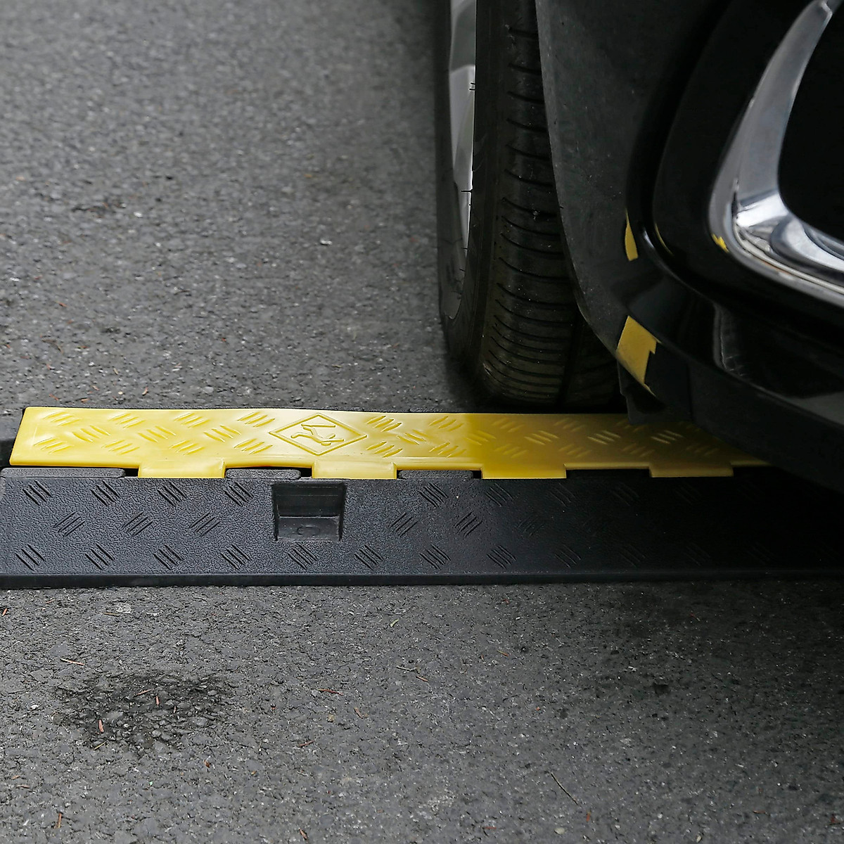 YONSHENG Rubber Cable Ramp Cord Cover Cable Protector Ramps Wire Hose Protective 22000Lbs Load Capacity Traffic 2 Channel Speed Bump for Asphalt Concrete Gravel Driveway Indoor Outdoor, 3 Packs