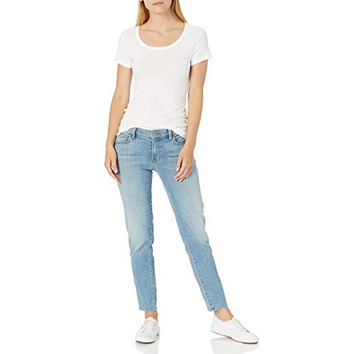 Amazon Essentials Women's Slim-Fit Cap-Sleeve Scoop Neck T-Shirt, Pack of 2, Black/White, X-Large