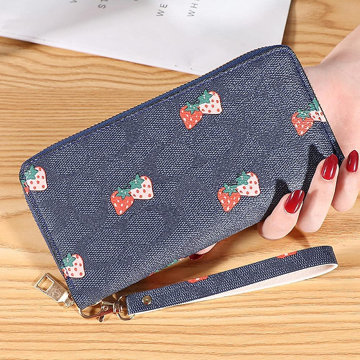 ZHAOCC Ladies Wallet, Ladies Compact Clutch Mini Wallet Women s Cute Strawberry Print Wallet Long Handbag Wild Zipper Clutch Bag Multi-Card Wallet (Color : Brown)