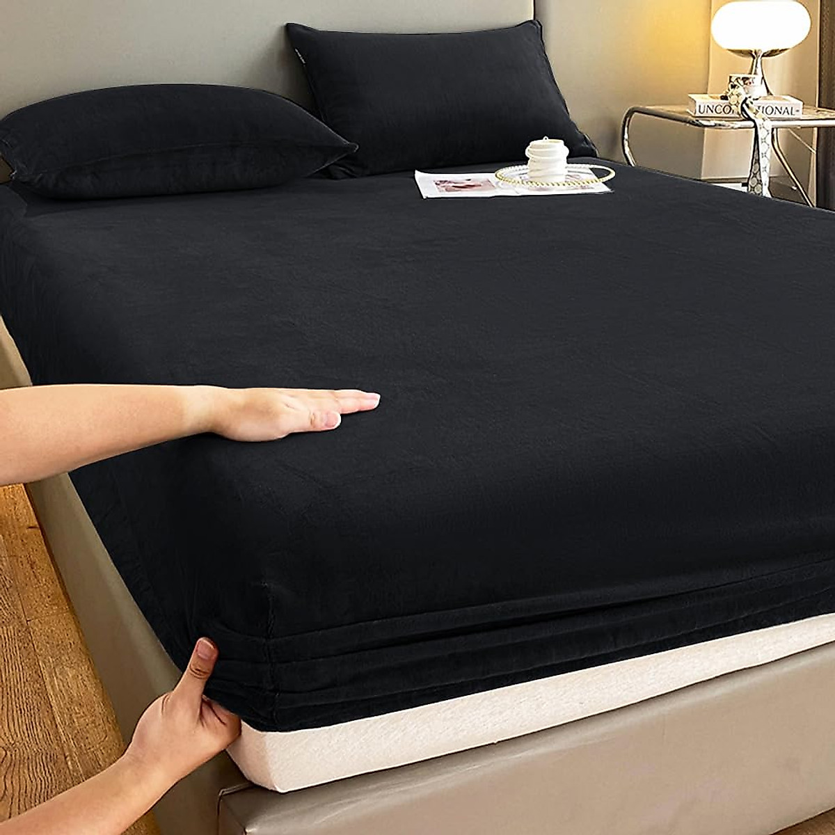 LweiPsqLin Velvet Fitted Sheet King Size,Fleece Plush Bed Sheet Mattress Protector Cover with 15'' Deep Pocket Warm Fuzzy Bottom Sheet,Black (Not Include Pillowcases)