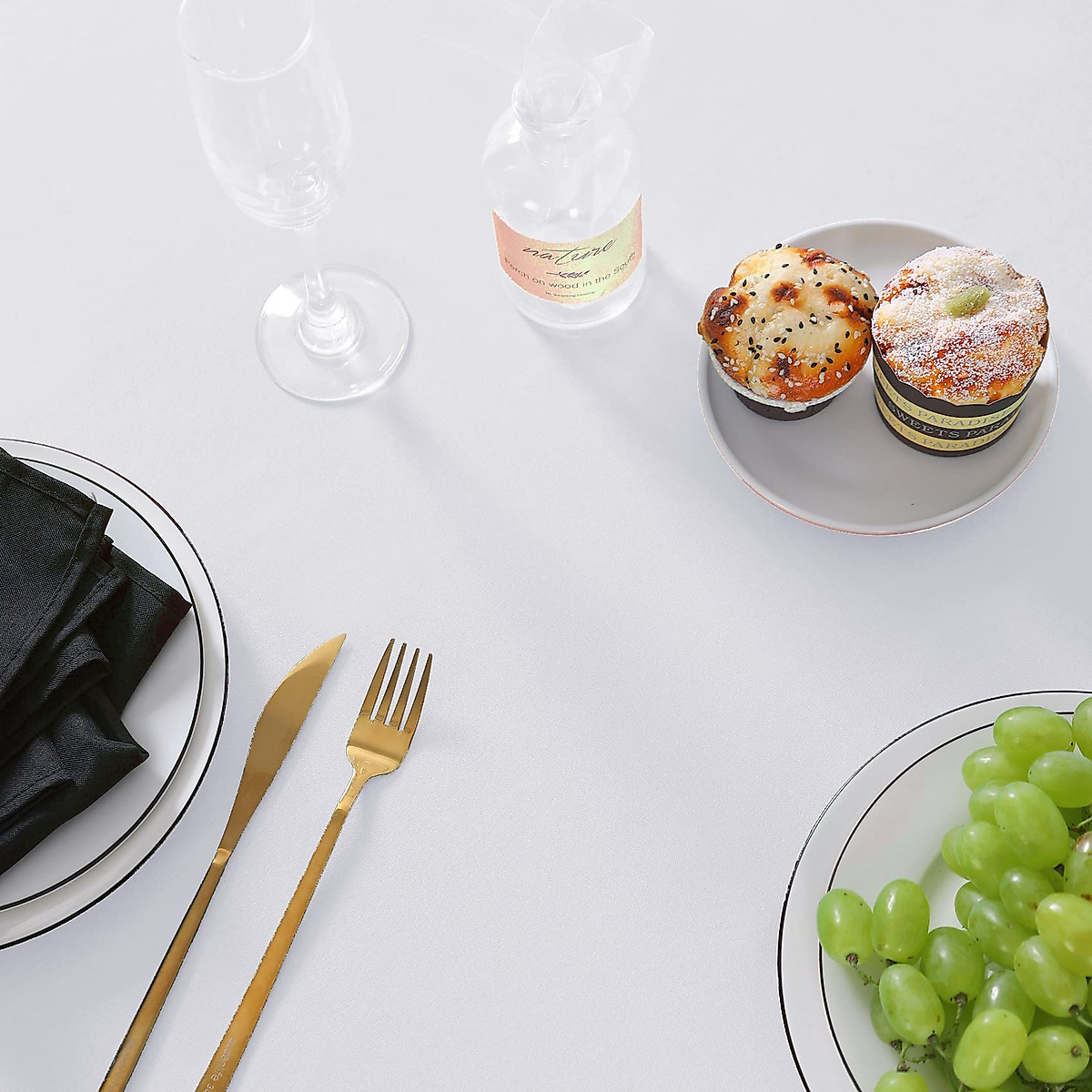 luccido 6 Pack Round Tablecloth 70 Inches White Table Cloth Stain and Wrinkle Resistant Washable Polyester Fabric Table Cover for Party, Wedding and Banquet Decoration