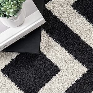 nuLOOM Zadie Geometric Accent Rug, 3x5, Black