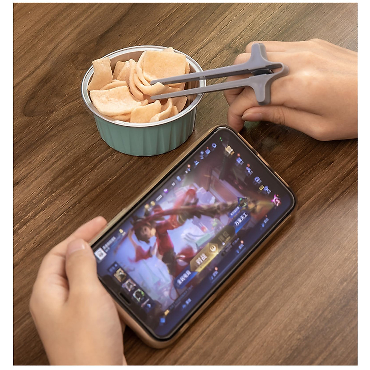 6 PCS & 4 COLORS!Gamer Finger Chopsticks,Snacking Innovation,Finger Chopsticks For Snacking,Gaming Snack Solution,Your Keyword for Seamless Snacking Fun!