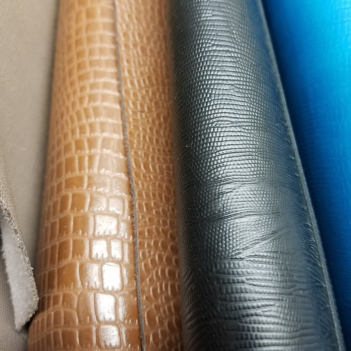 NAT Leathers $69.99 dollar sides of 2.5-3.0 Embossed Cow Hide leather Handbag Chap Shoe 15-24 Square Feet Sq.ft. Cowhide Genuine Leather Hide Skin (1 skin (15-24 sq.ft.)