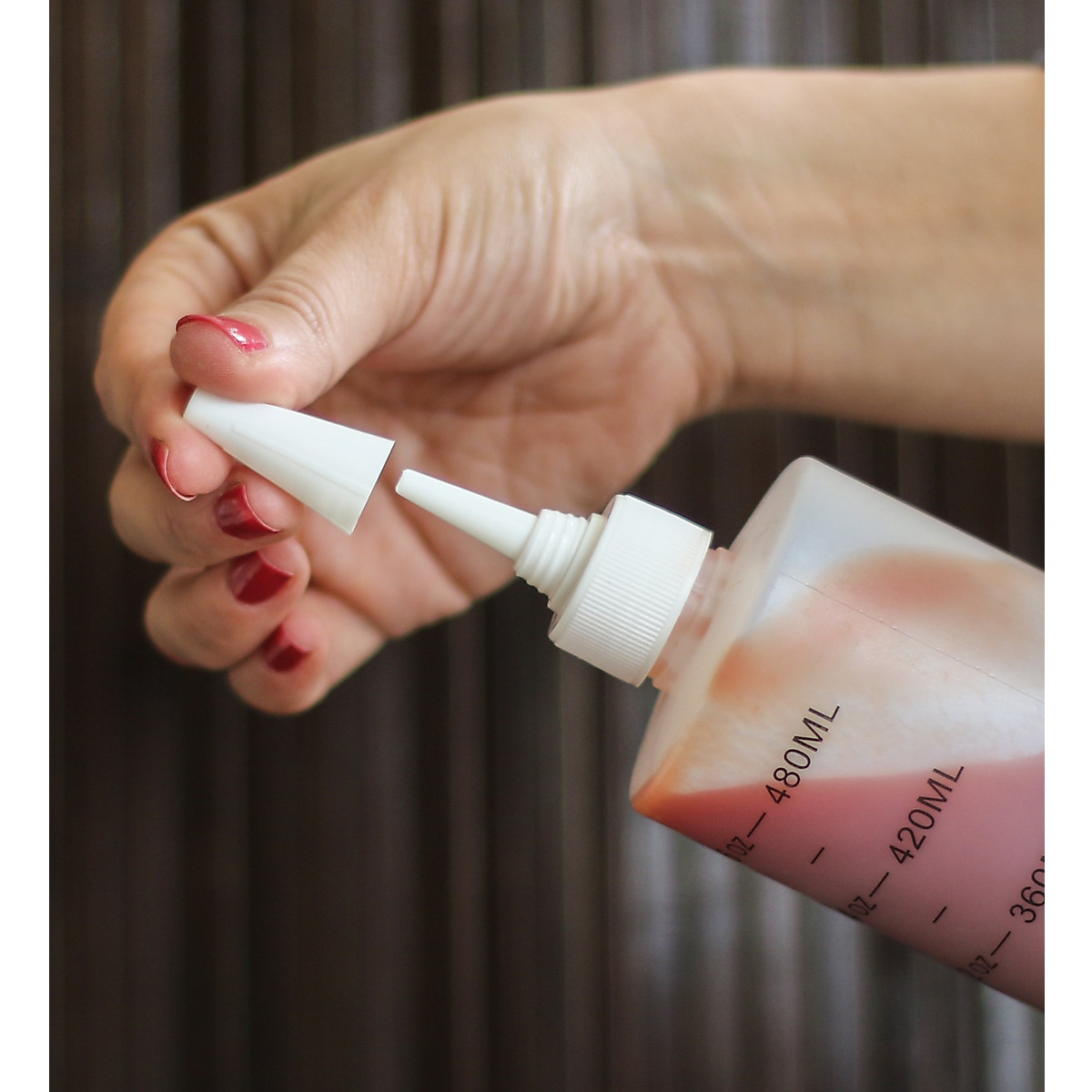 Tovla Plastic Leak-Proof Squeeze Squirt Bottles with White Cap for Liquid, Sauces, Frosting, Painting, Pancake Making, 16 oz, Set of 4