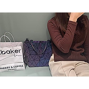 CAFINY Geometric Purse for Women,Geometric Luminous Purses and Handbags,Geometric Bags and Holographic crossbody bag(Medium)