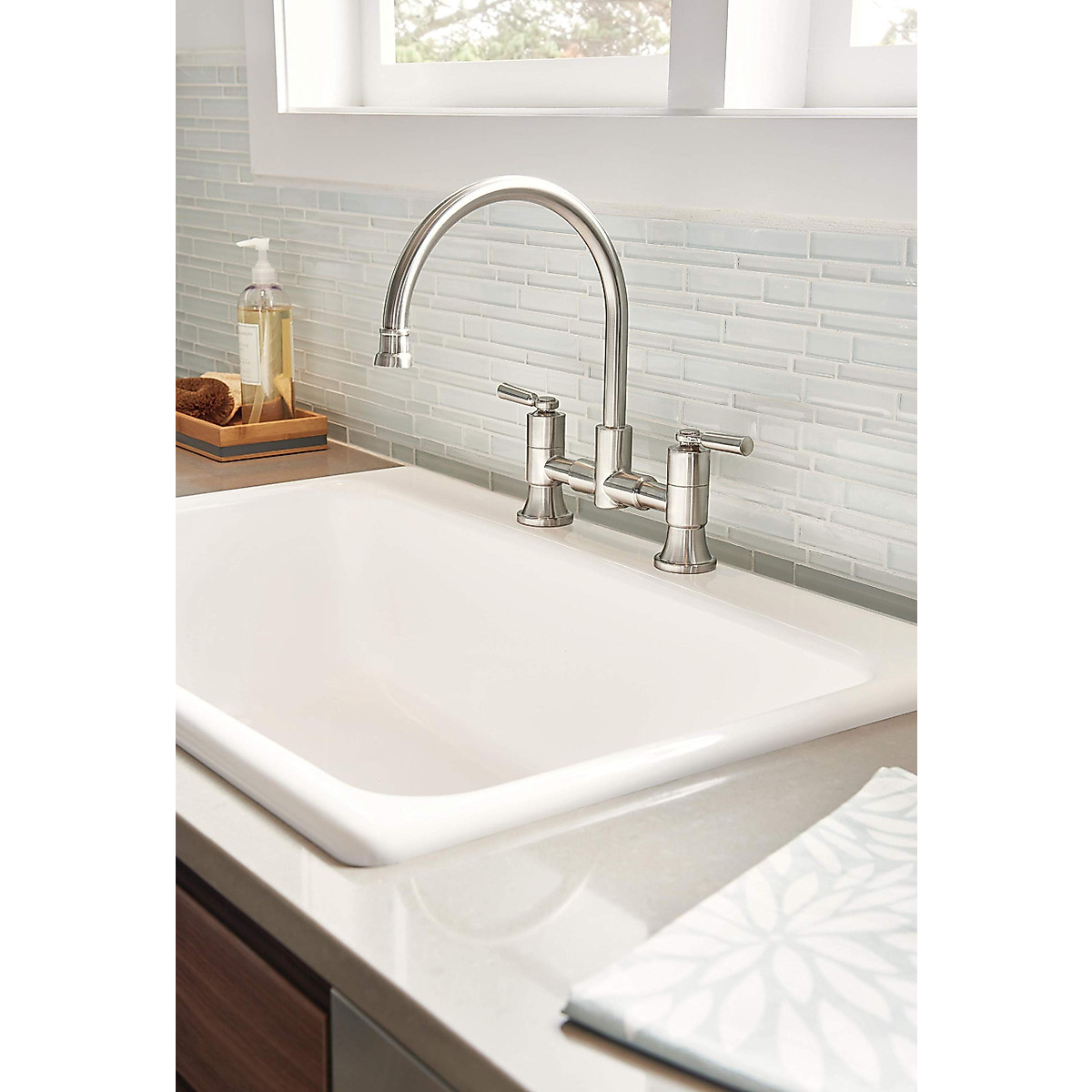 Peerless Delta Faucet P2923LF-SS Westchester Bridge Kitchen Faucet Two Handle, Stainless