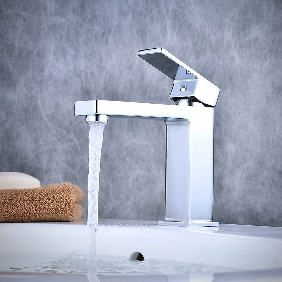 Single Hole Bathroom Faucet Chrome, NEWRAIN Single Handle Brass Sink Faucet Bathroom Single Hole with Pop Up Sink Drain Assembly and Water Faucet Supply Lines