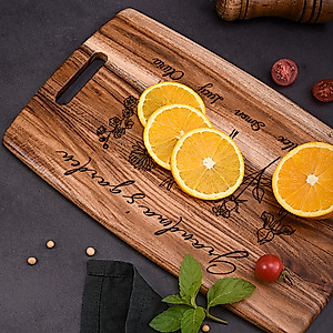 Personalized Cutting Board, Custom Grandma's Garden Cutting Board with Children's Names, Mothers Day Gifts for Mom Grandma, Housewarming Gift, Christmas Gifts, Birthday Gifts for Mom Grandma