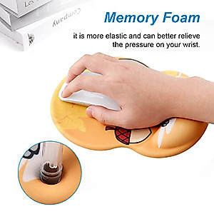 Mini Mouse Pad Wrist Support,Ergonomic Gaming Mouse Pad, Anime Mouse Mat Gel Filled with Non-Slip Base for Office,Home 9 * 7inch (Squirrel)