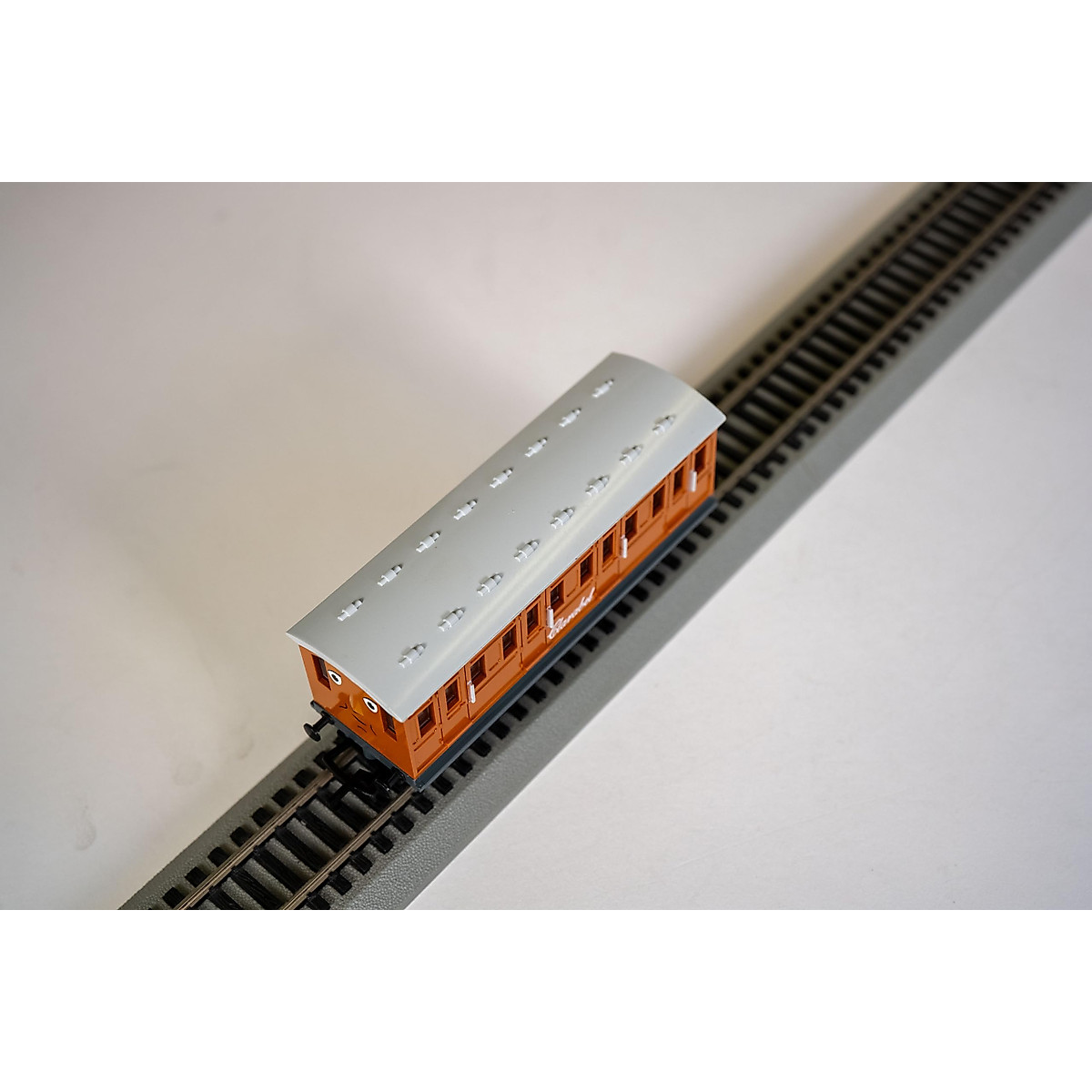 Bachmann Trains - THOMAS & FRIENDS CLARABEL COACH - HO Scale