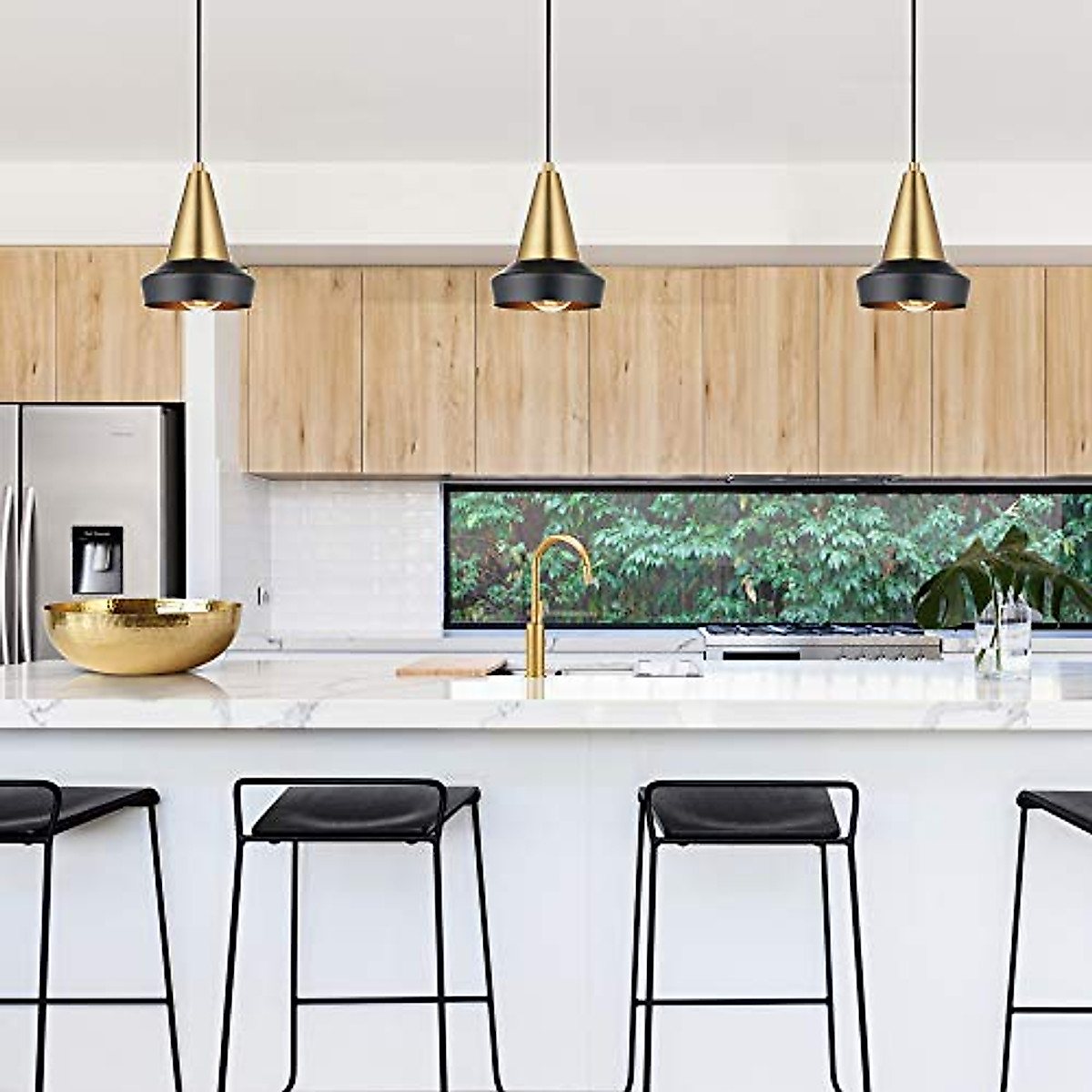 Globe Electric Monte 1-Light Plug-in or Hardwire Pendant Lighting, Matte Brass, Matte Black Accent, Black Fabric Cord, Gold