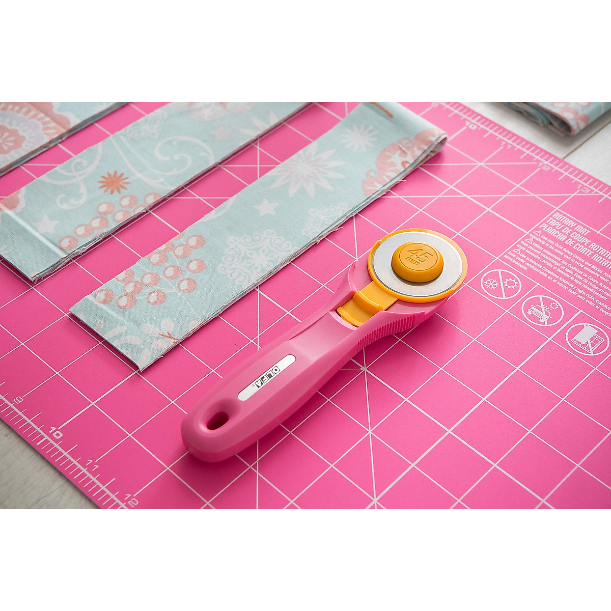 Olfa Splash Rotary Cutter 45mm Fairy Floss Pink