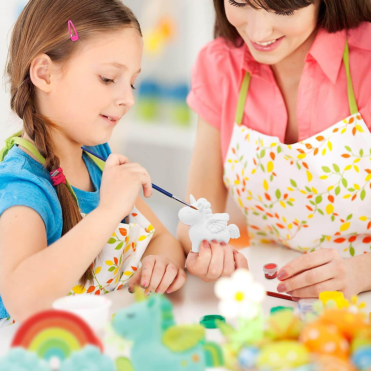 Funto Paint Your Own Unicorn Painting Kit, Arts and Crafts Set, STEAM Project Creative Activity DIY Toys, with 6 Figurines, 6 Paint Pots, 1 Brush