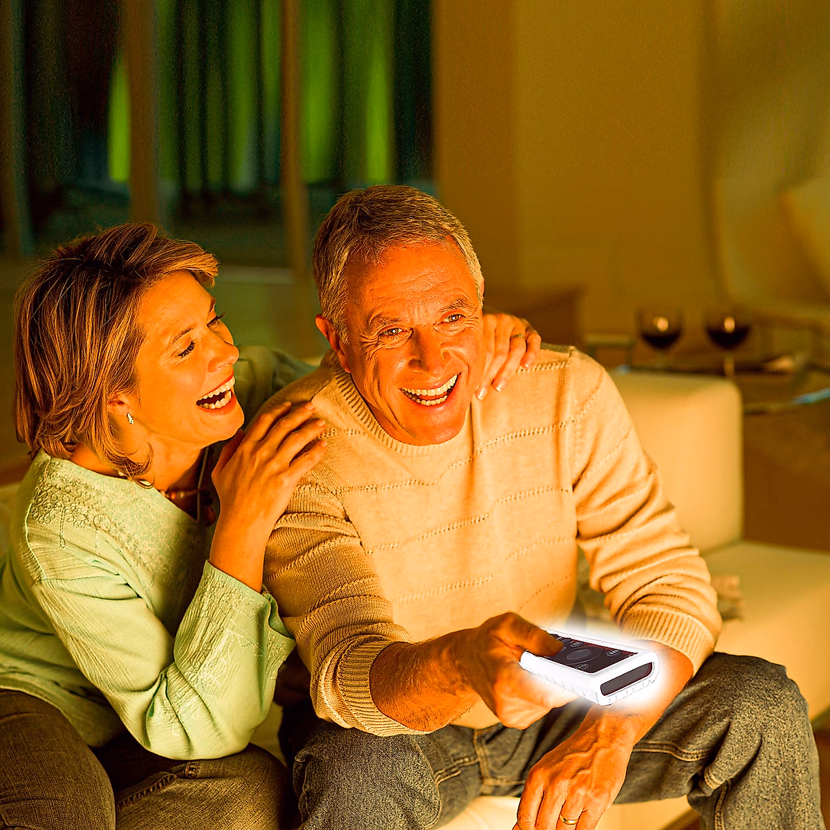 Case Compatible with Samsung Smart TV Remote Control 2021/2022, Remote Cover for Samsung Solar Cell Remote BN59-01357 BN59-01385 BN59-01265A Universal Silicone Skin Sleeve Glow in The Dark White