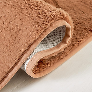 SAFAVIEH Faux Rabbit Fur Collection Area Rug - 8' x 10', Brown, Solid Design, Non-Shedding & Easy Care, Machine Washable Ideal for High Traffic Areas in Living Room, Bedroom (FRF976T)