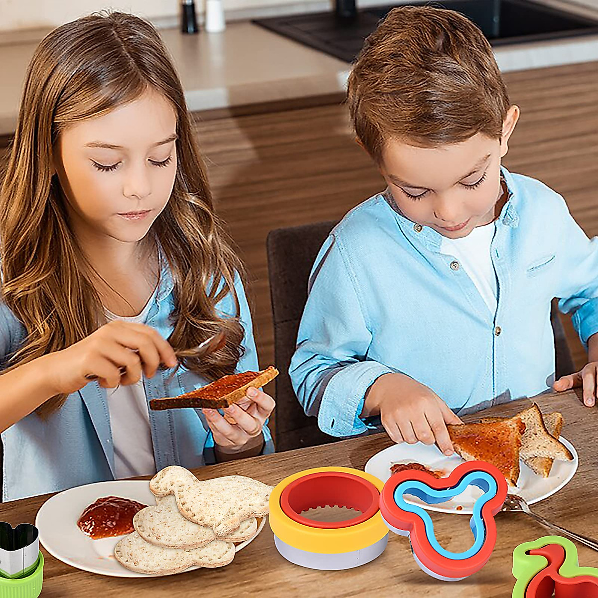 Hhyn Sandwich Cutter and Sealer - Uncrustables Maker Dinosaur Mickey Circle Square Shape Cookie Cutters Bread Decruster Pancake Maker DIY Sandwich Cutter for Kids - Vegetable Fruit Cutter Set