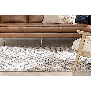 Well Woven Zafir Ivory Tribal Diamond Medallion Area Rug 8x10 (7'10" x 10'6")