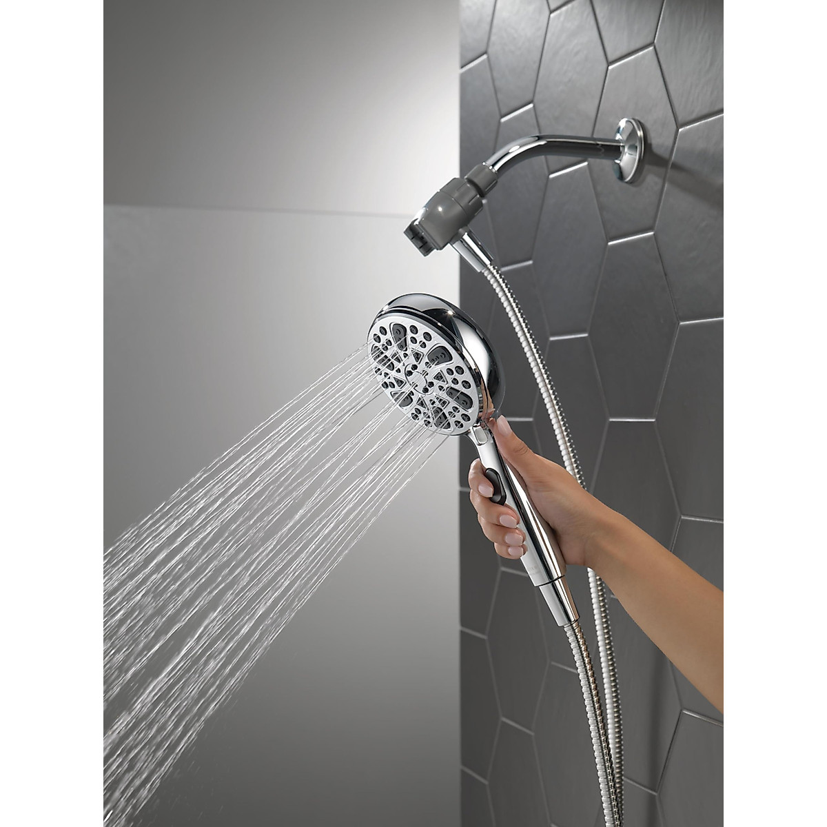 Delta Faucet 6-Setting SureDock Magnetic Shower Head with Handheld Spray, Chrome Shower Head with Hose, Round Shower Head, Showerheads & Handheld Showers, MagnaTite Docking, Chrome 75609