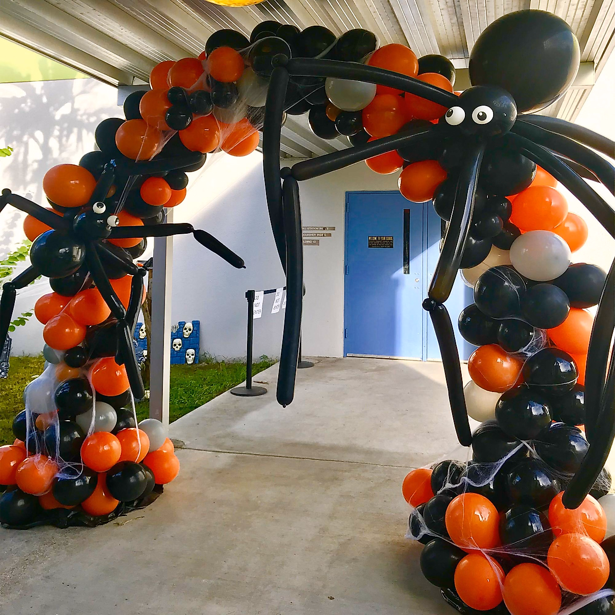 BONROPIN Halloween Balloon Garland Arch kit with Halloween Spider Web Black Orange Gray Balloons Spider Balloons for Halloween Day Party Decorations